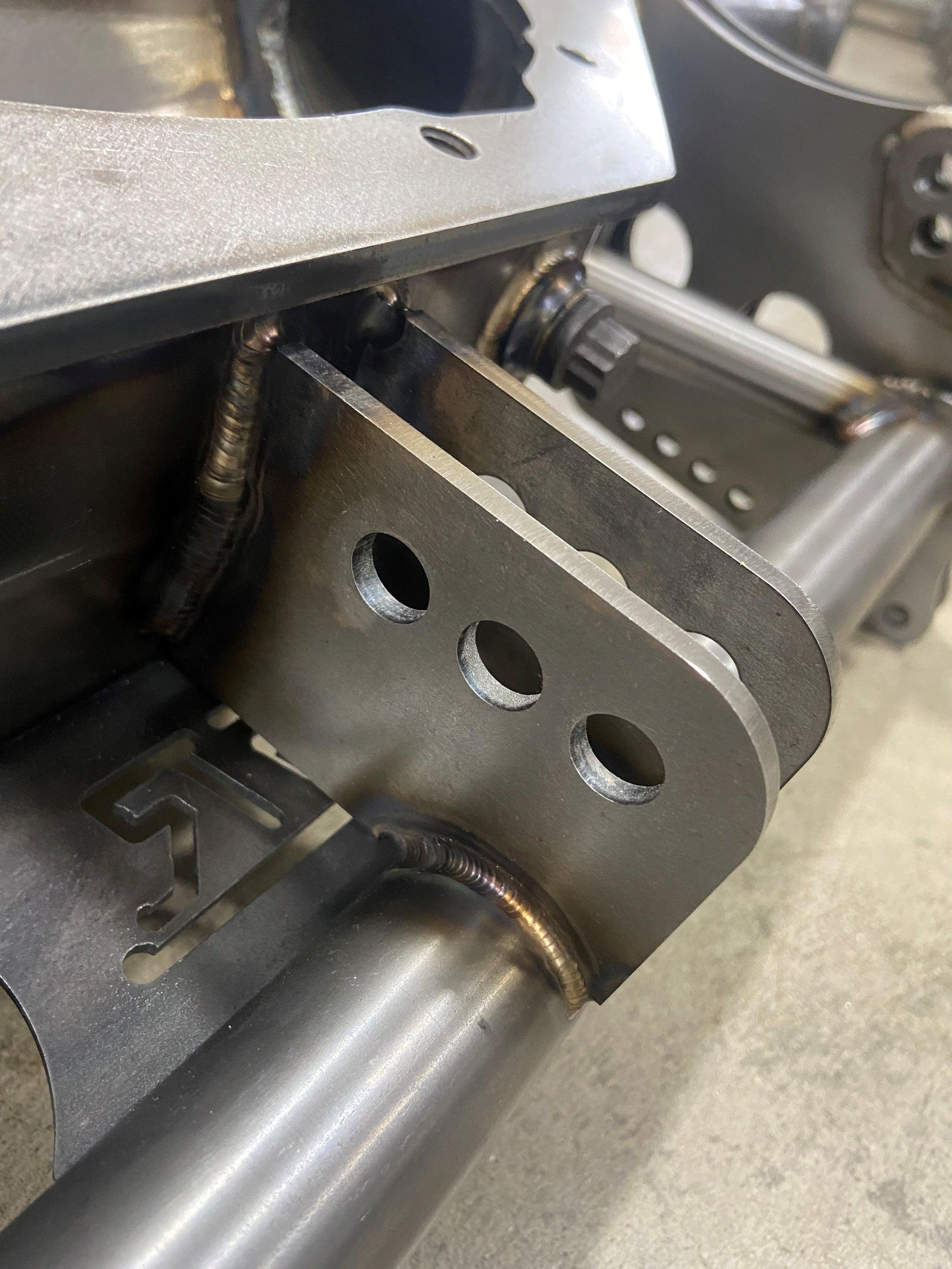 Add Vertical Wishbone Mount – Tin Soldier Racecars